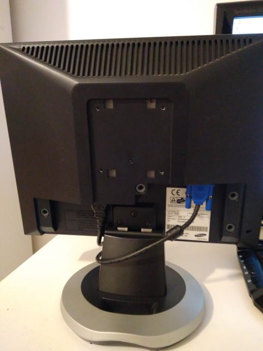 Samsung SyncMaster 540N, 15 (inča), VGA, kablovi, ispravan