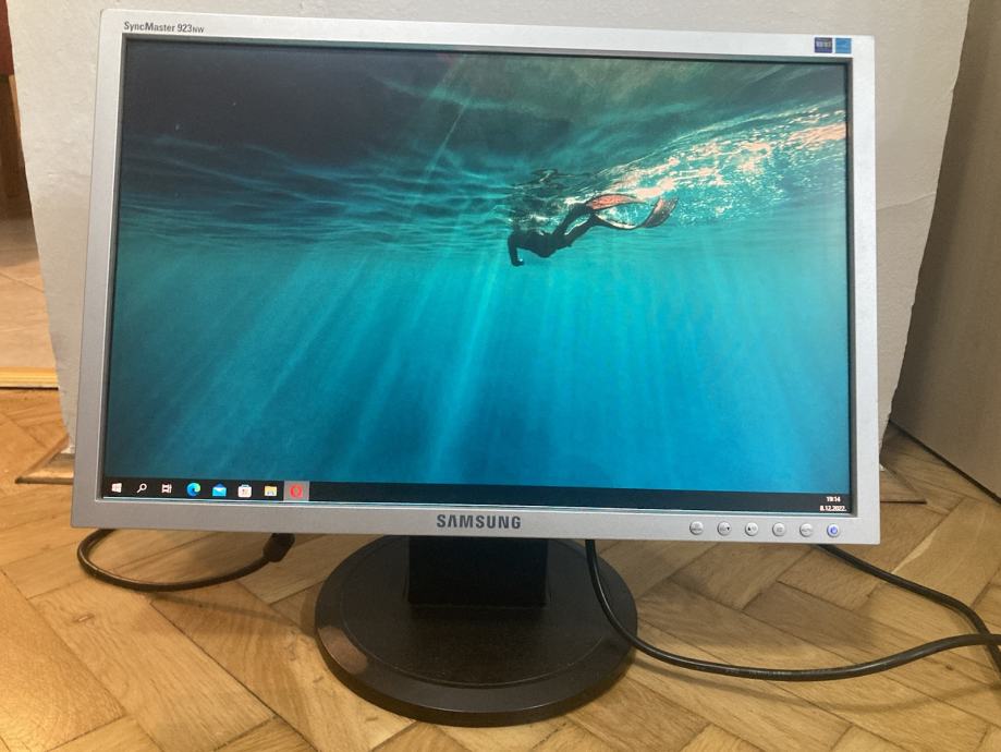 Samsung Syncmaster 923NW