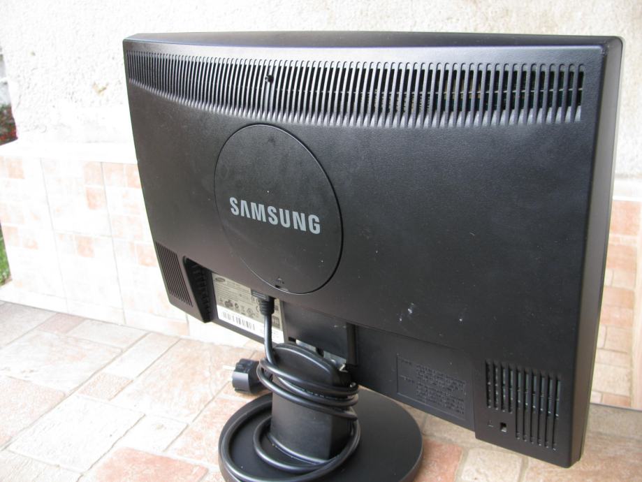 Samsung SyncMaster 943 19 inča lcd monitor
