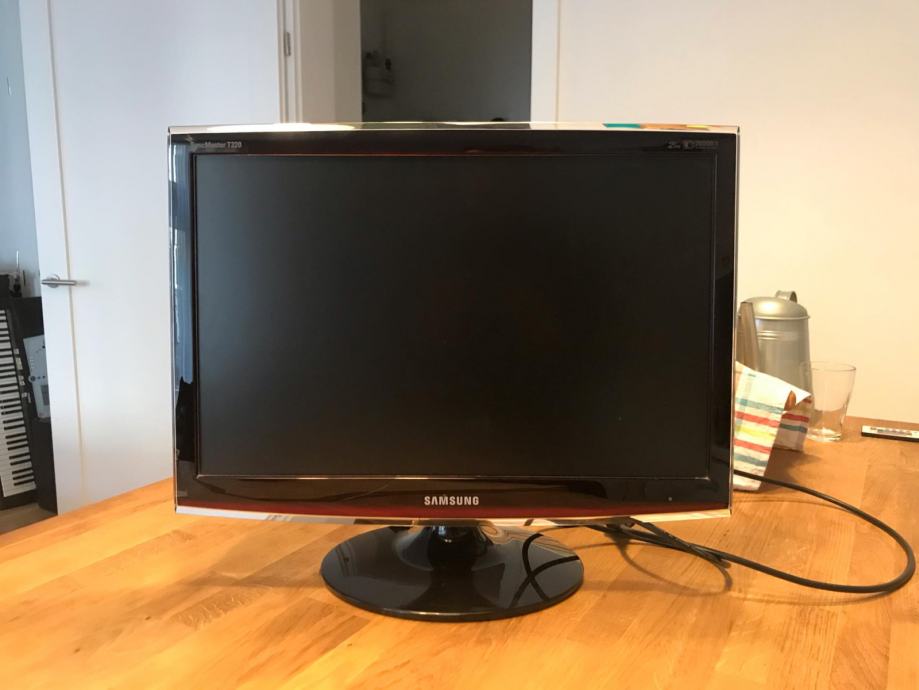 Samsung SyncMaster T220 22 LCD monitor