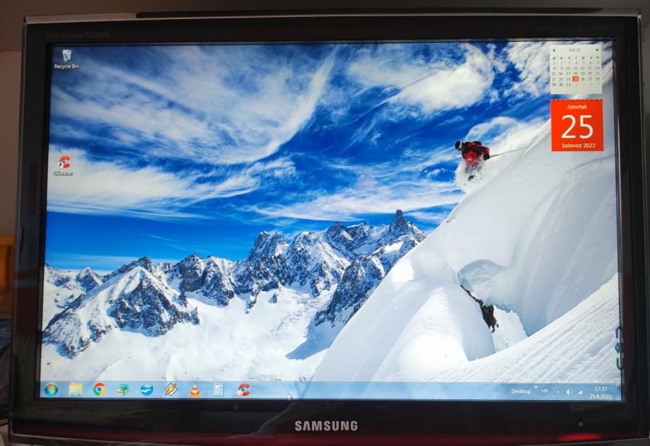 Samsung SyncMaster T220HD, TV + monitor