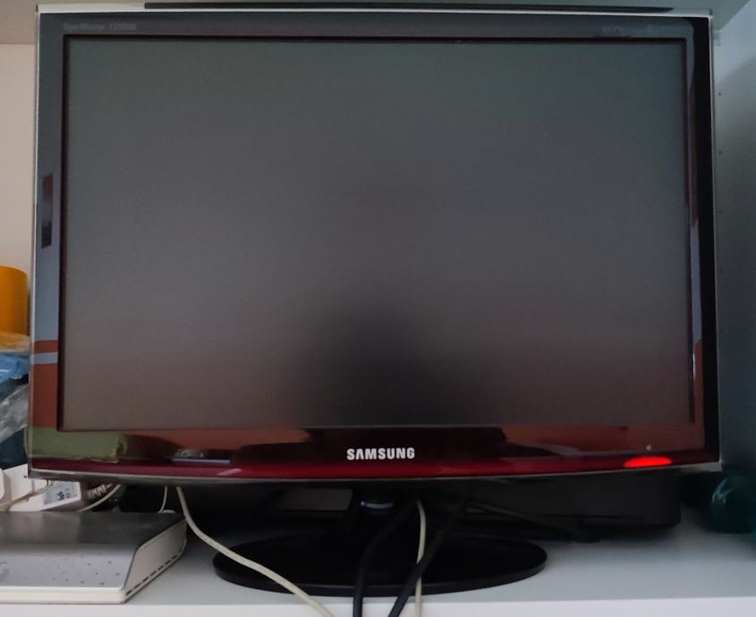 Samsung SyncMaster T220HD, TV + monitor