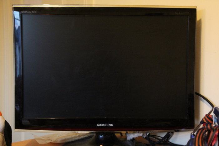 Samsung SyncMaster T240 - LCD monitor - 24