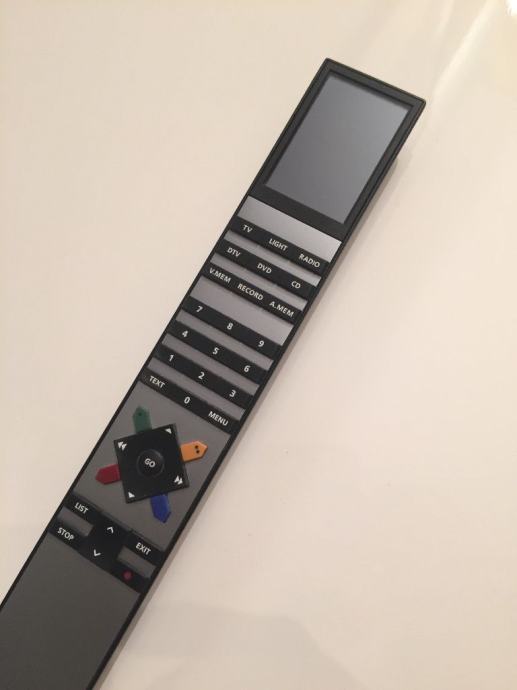 Bang & Olufsen Beovision 7 32 LCD TV sa DVD playerom i Beo4 remote