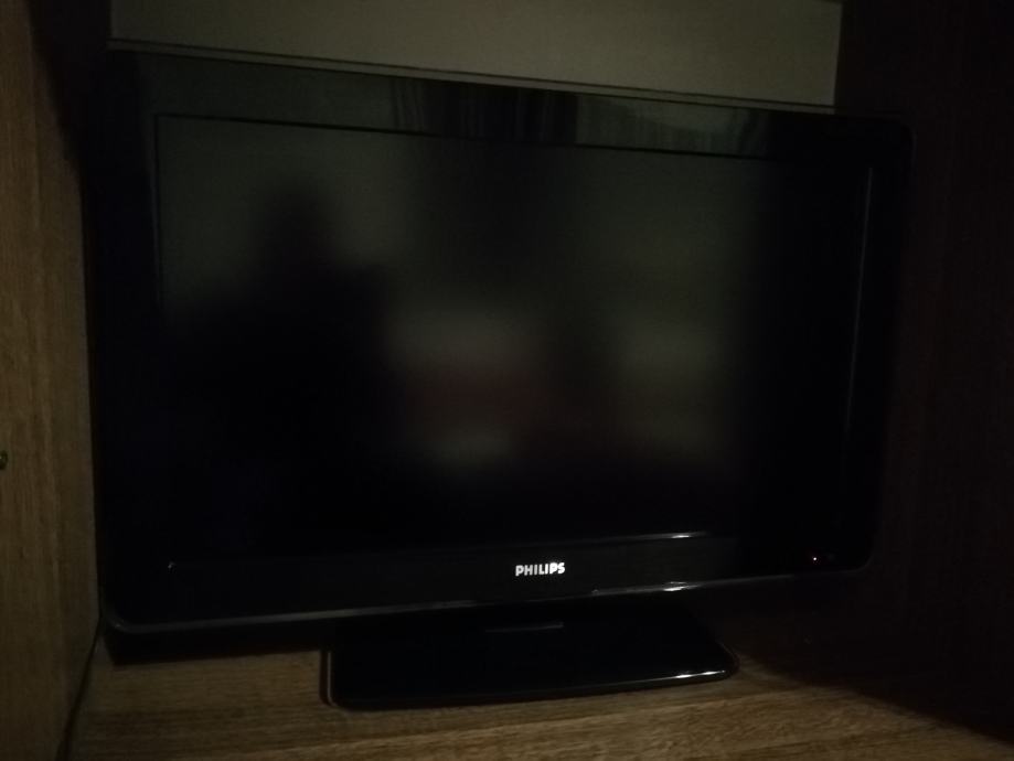 LCD televizor 82 cm Philips 32PFL5403D/12 + kutija