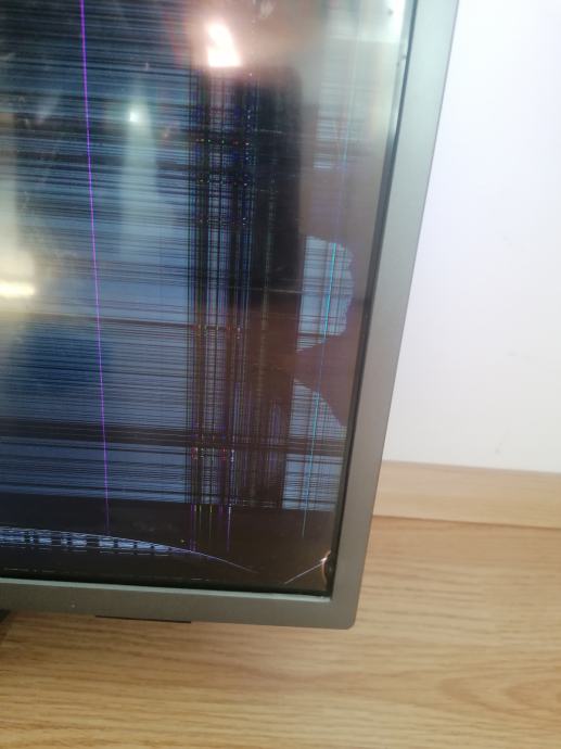 Lcd tv za djelove ostecen ekran