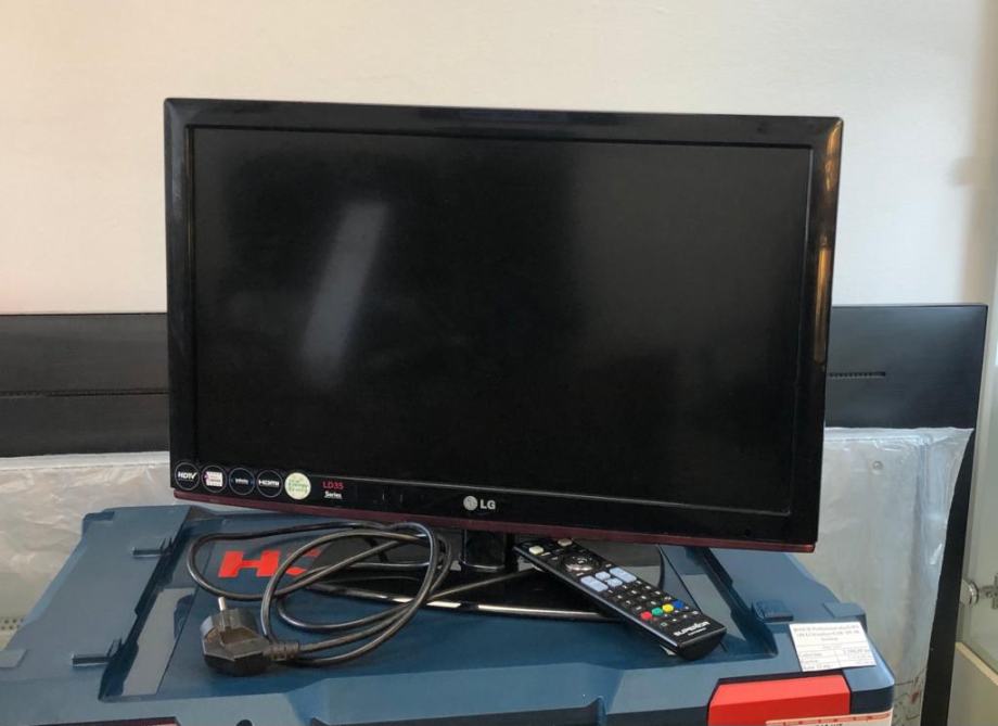 LG 22LD350 LCD TV (56CM). R1/ RATE!
