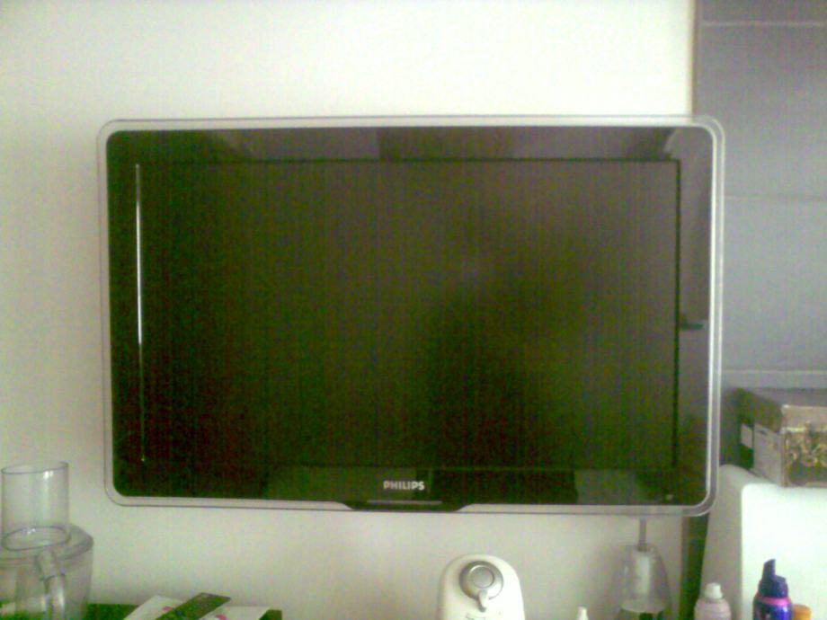 Philips 81cm LCD 32PFL7603H DVB-T MPEG4 Ambilight 2 + zidni nosač