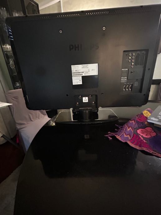 Prodajem ispravan lcd tv marke phillips