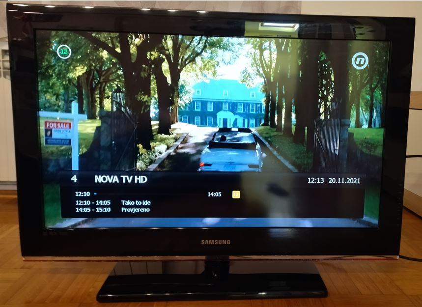 SAMSUNG 32 HD 1080p LCD TV - LE32B530P7W