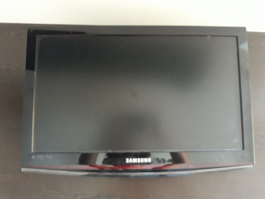 Samsung LE22C450E1W 22 i Samsung LE19R86BD 19