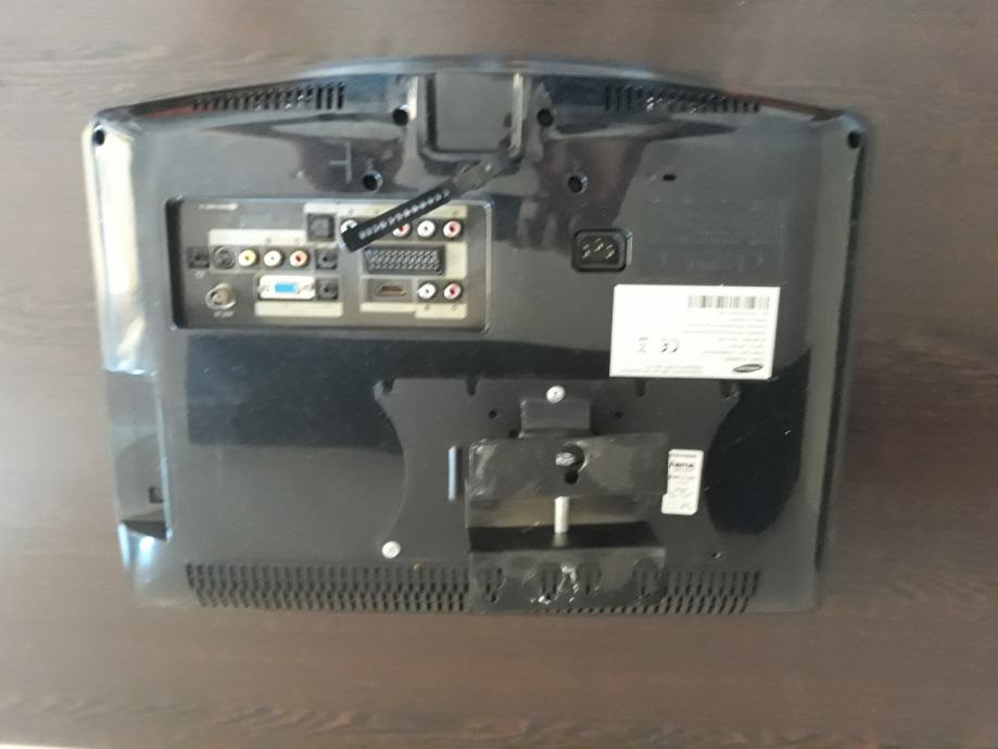 Samsung LE22C450E1W 22 i Samsung LE19R86BD 19