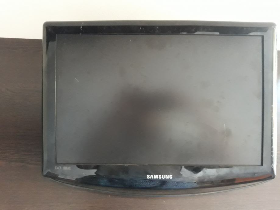 Samsung LE22C450E1W 22 i Samsung LE19R86BD 19