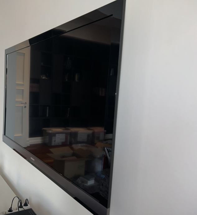 SONY BRAVIA 60” TV