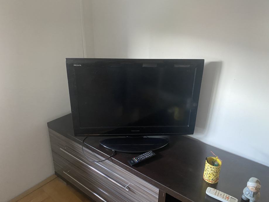 Toshiba LCD TV 32”