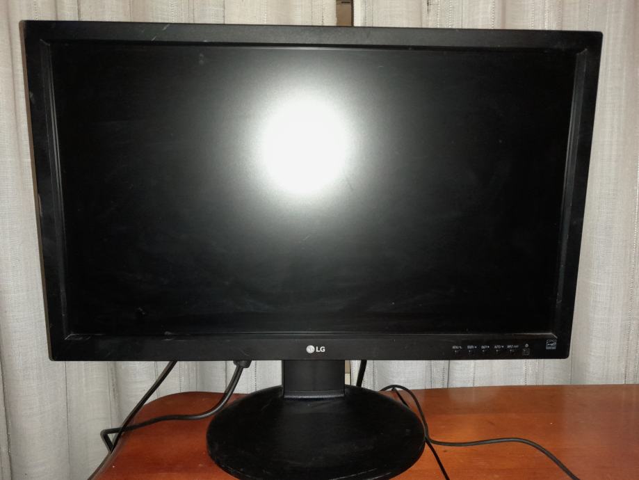 23 LG 23MB35PM-B LED IPS podesivi monitor iz 2015.