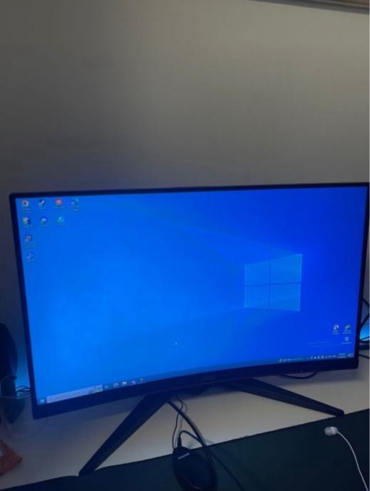 Aoc 24 inch 144hz GAMING ZAKRIVLJENI MONITOR