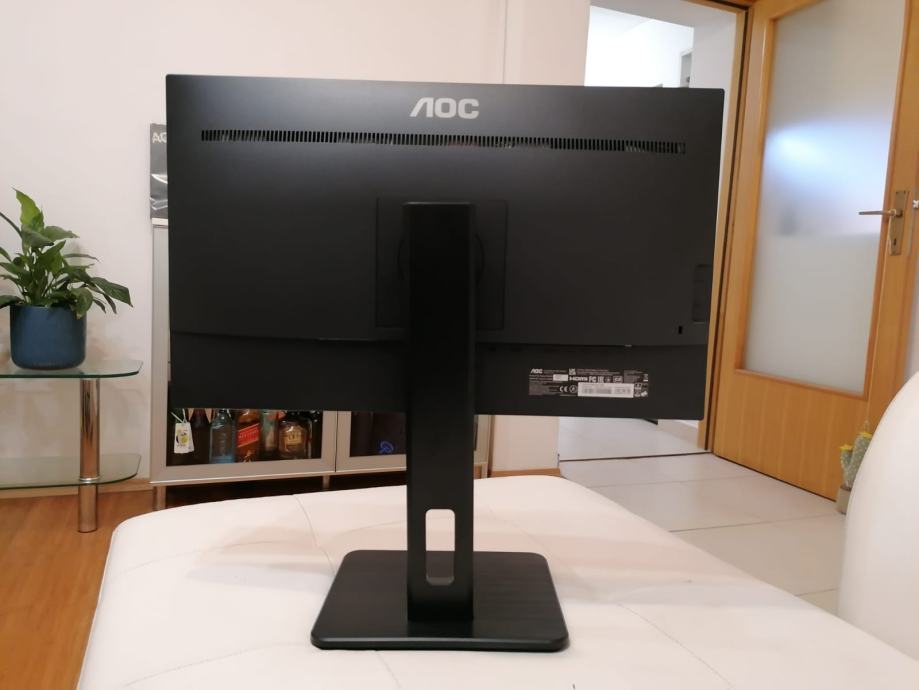 AOC 24P2C USB-C monitor