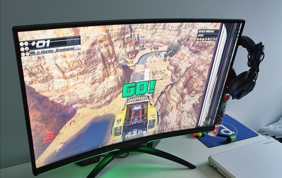AOC AG322QCX Curved, Freesync Gaming Monitor -OŠTEĆEN