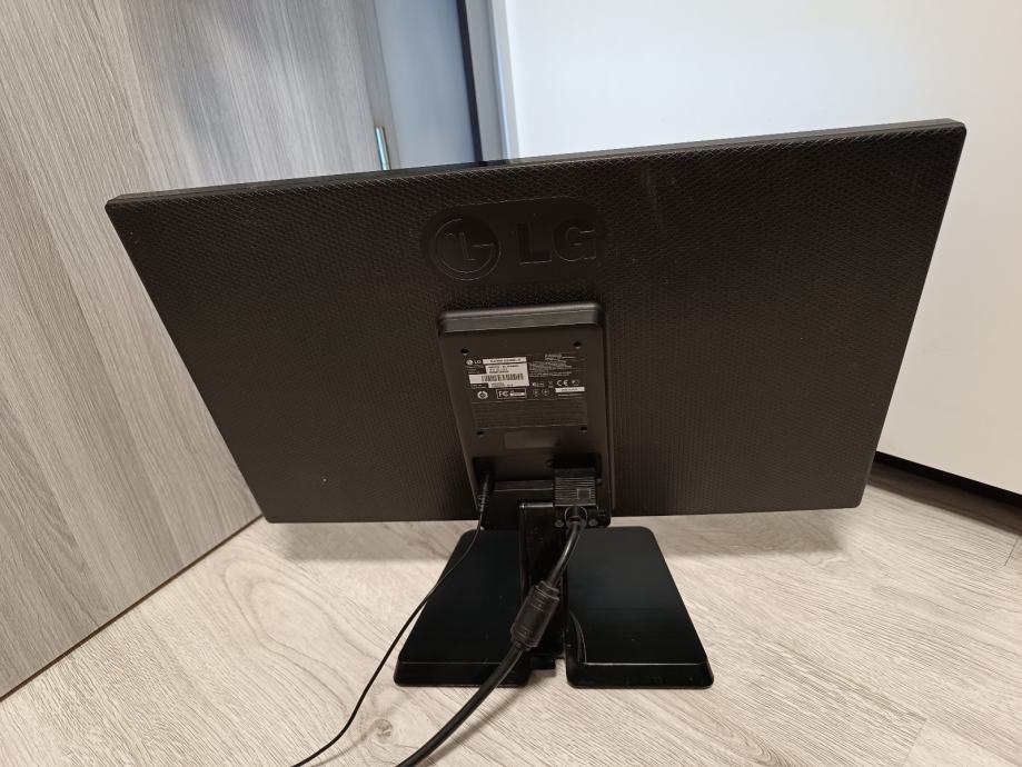 Full HD LED monitor LG 22EN33 22