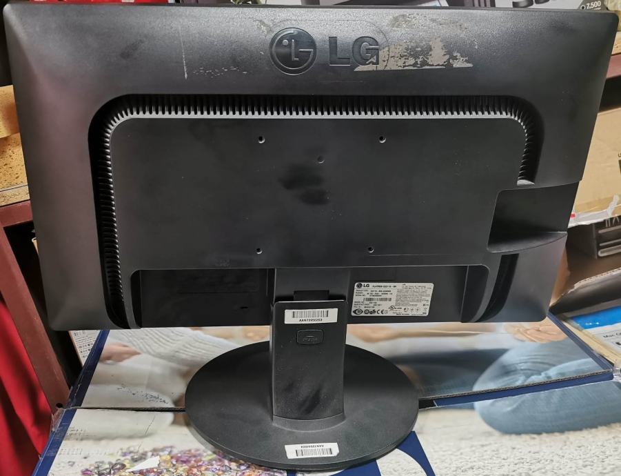 LCD LG Flatron E2211S-BN monitor 22