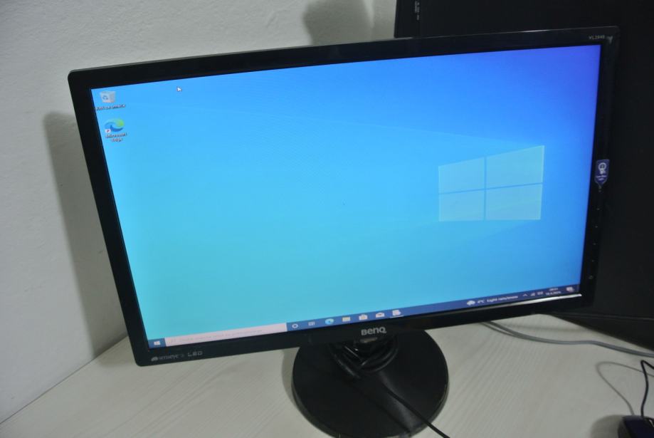 LED monitor Benq 20,potpuno ispravno,adapter,vga