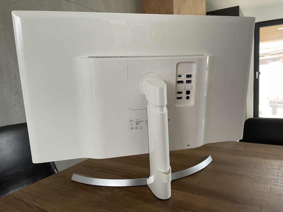 LG 27UD88-W 4K Monitor