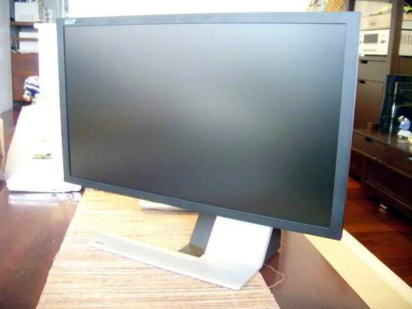 monitor 24 Acer S243HL full HD 1920x1080 rezolucija moderan dizajn