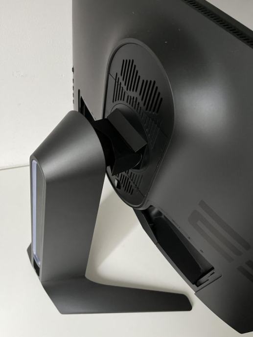 Vrhunski gaming monitor Alienware AW2521HF 25 240Hz