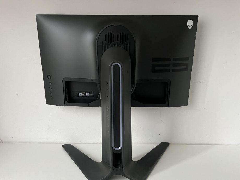 Vrhunski gaming monitor Alienware AW2521HF 25 240Hz