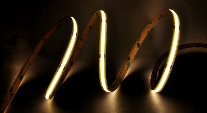 LED traka COB 7.2W / svjetlost bez točkica, kontinuirana linija