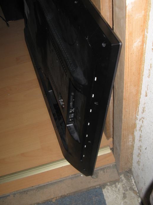 LED PHILIPS TV 43 INCH OSTECEN RAZBIJEN EKRAN