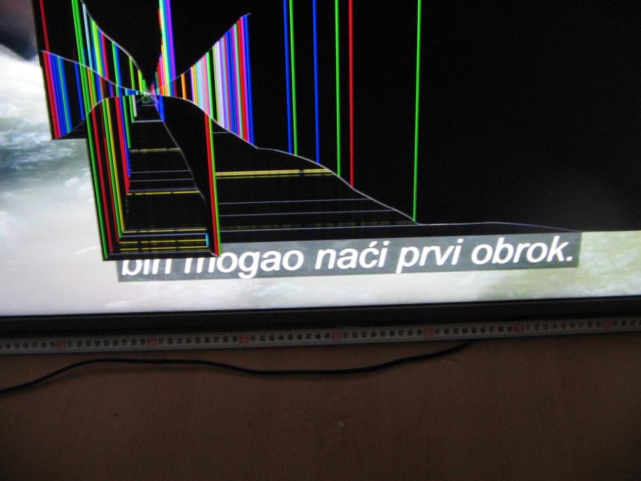 LED PHILIPS TV 43 INCH OSTECEN RAZBIJEN EKRAN