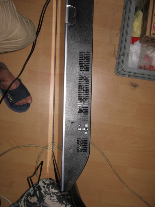 LED PHILIPS TV 43 INCH OSTECEN RAZBIJEN EKRAN