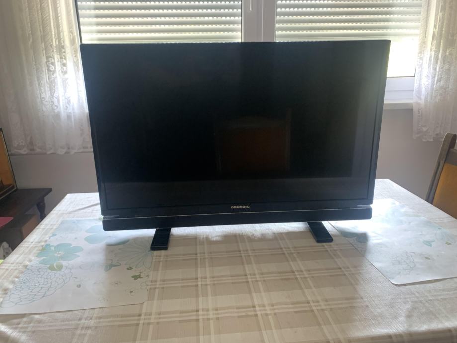 Led TV Grundig 32 GHB 5717,ispravan