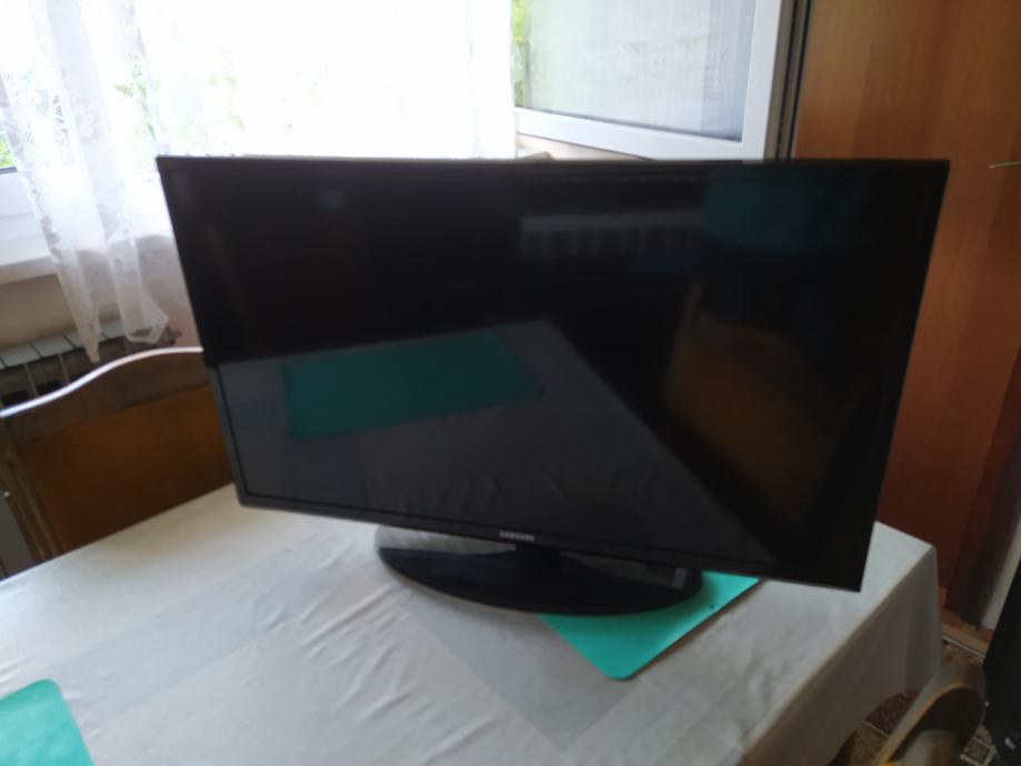Led TV SAMSUNG, model UE32EH4003W, ispravan