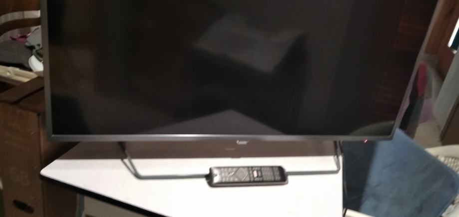Philips TV 102 cm razbijen ekran
