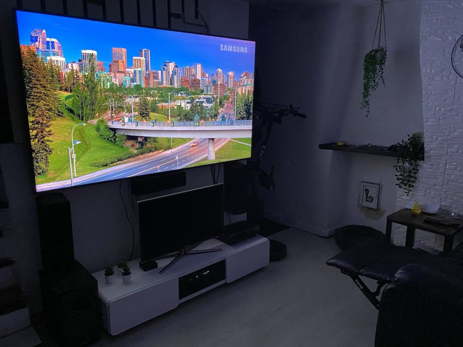 Samsung LED TV 82”/208cm 4K, HDR, 200hz