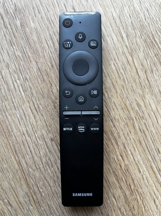 Samsung M5 Smart Monitor 27 + stalak za zid