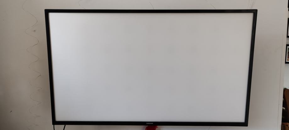 SAMSUNG UE40JU6072U (ostecen display)