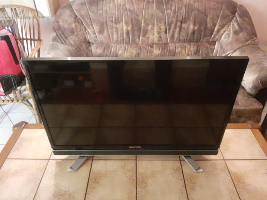 Smart LED TV Grundig 32 VLE 6620 BP / 32 - 81,3 cm (neispravan)