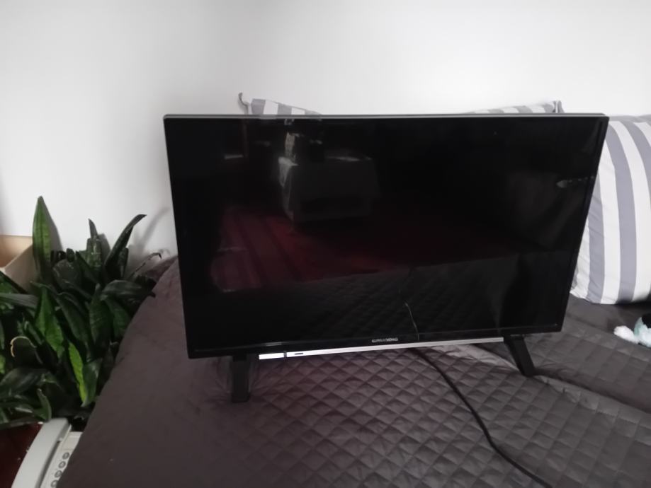 TV Grundig 80cm neispravan