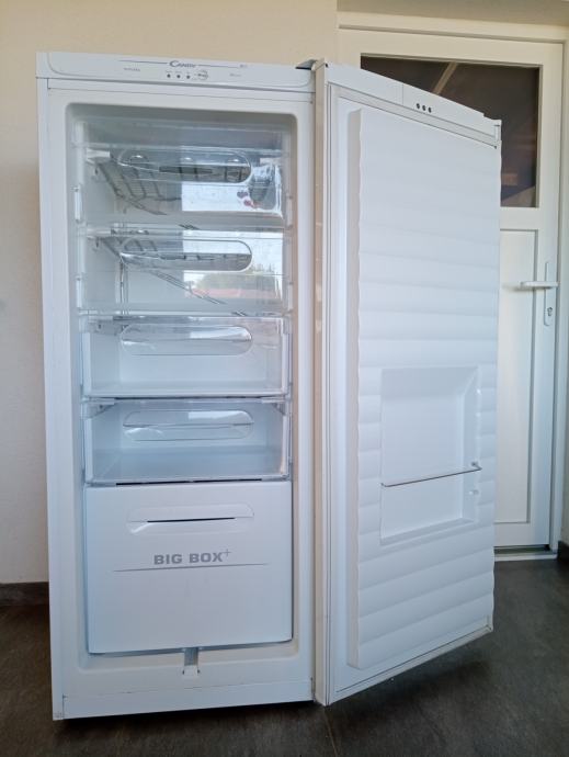 LADIČAR LEDENICA/ZAMRZIVAČ CANDY 900 KN