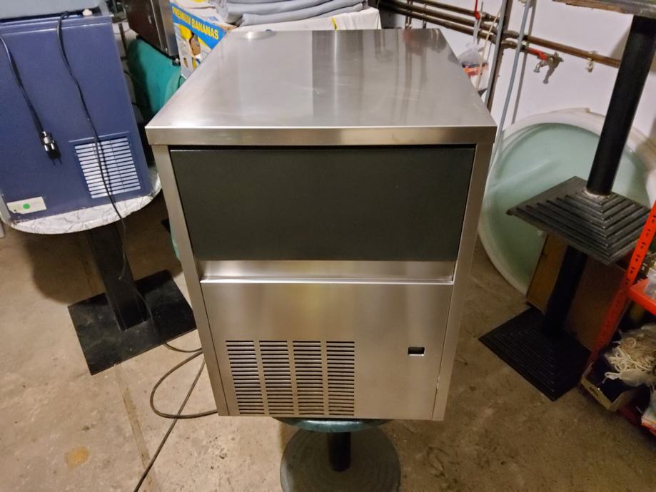 Ledomat - Carotti ice - (45 kg kocke leda ) zračno hlađenje