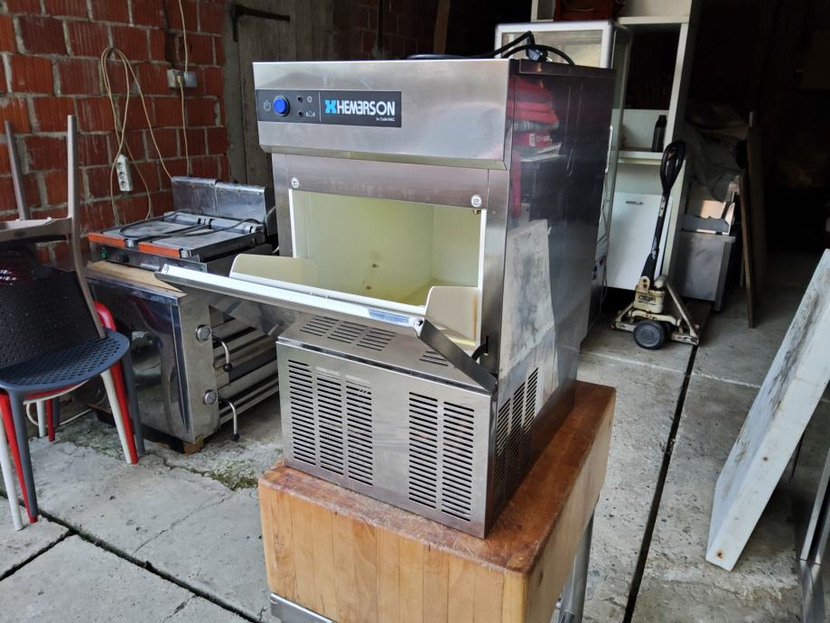 Vrhunski ledomat EMERSON Bay castel Mac icematic 25