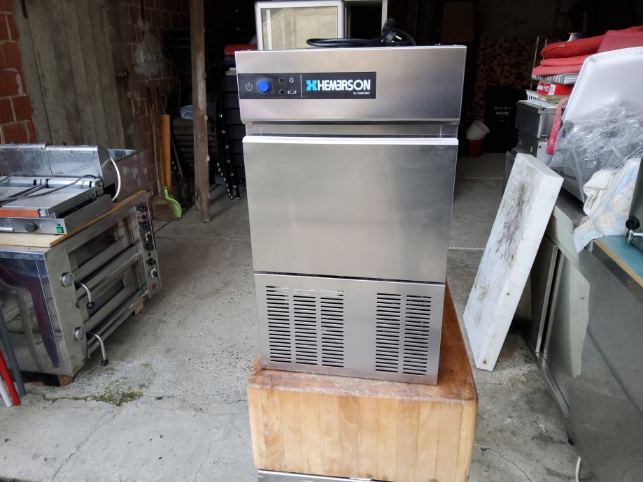 Vrhunski ledomat EMERSON Bay castel Mac icematic 25