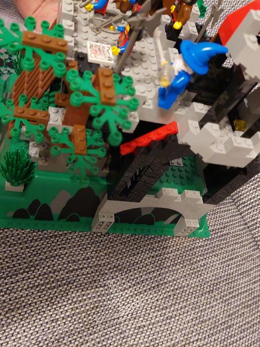 lego 6082 Fire Breathing Fortress