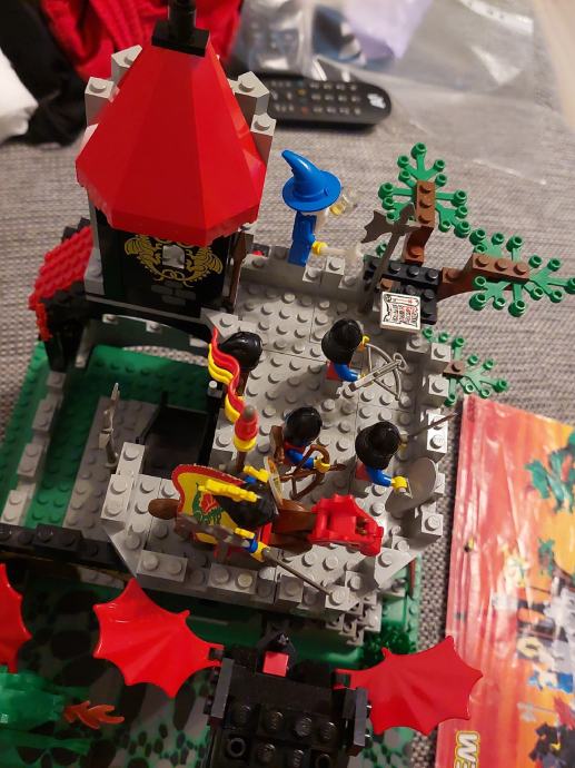 lego 6082 Fire Breathing Fortress