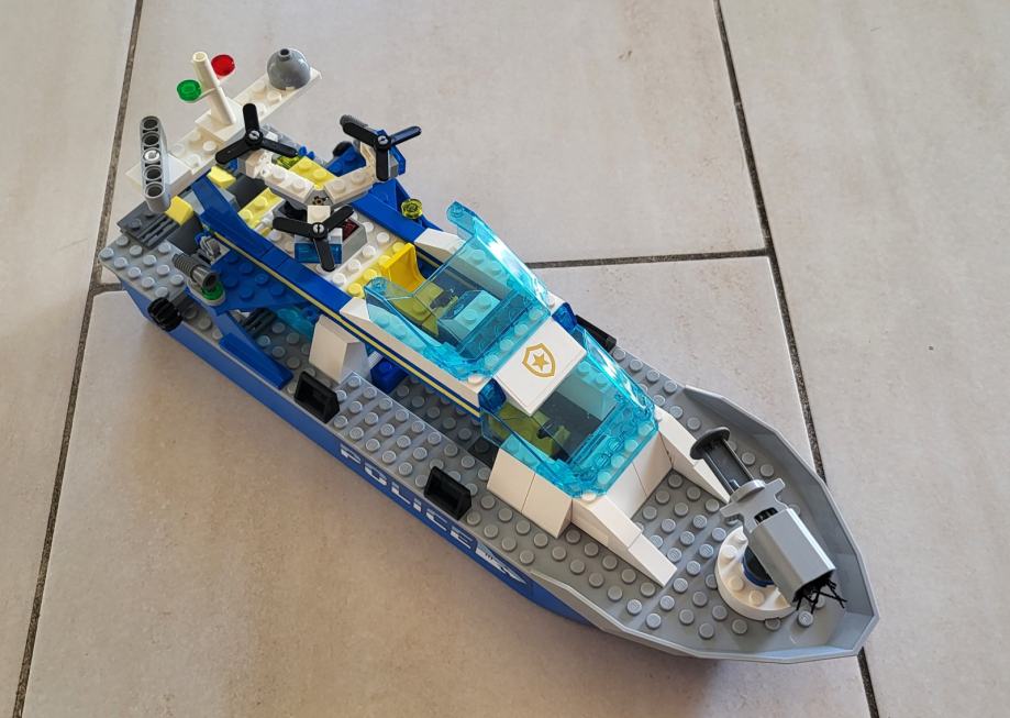 LEGO CITY Policijski patrolni čamac 60277, BEZ KUTIJE; ZG (Jarun)
