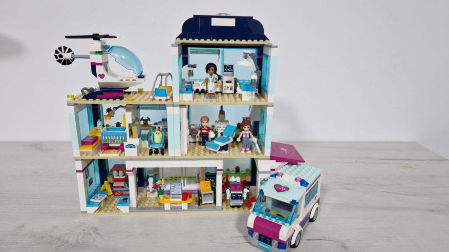 Lego Friends 41318 - Heartlake Hospital (bolnica)